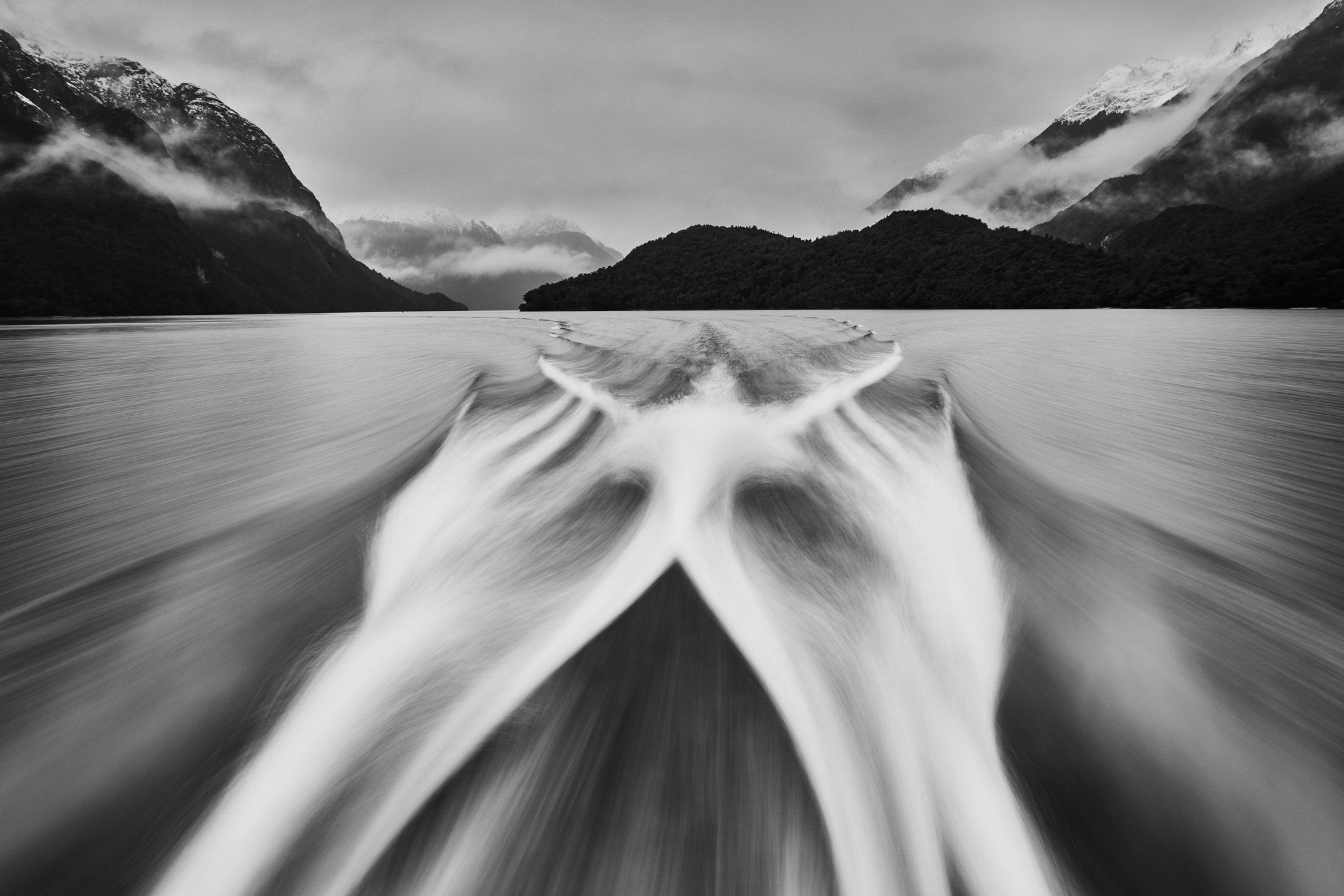 01 Manapouri Wake | On Landscape